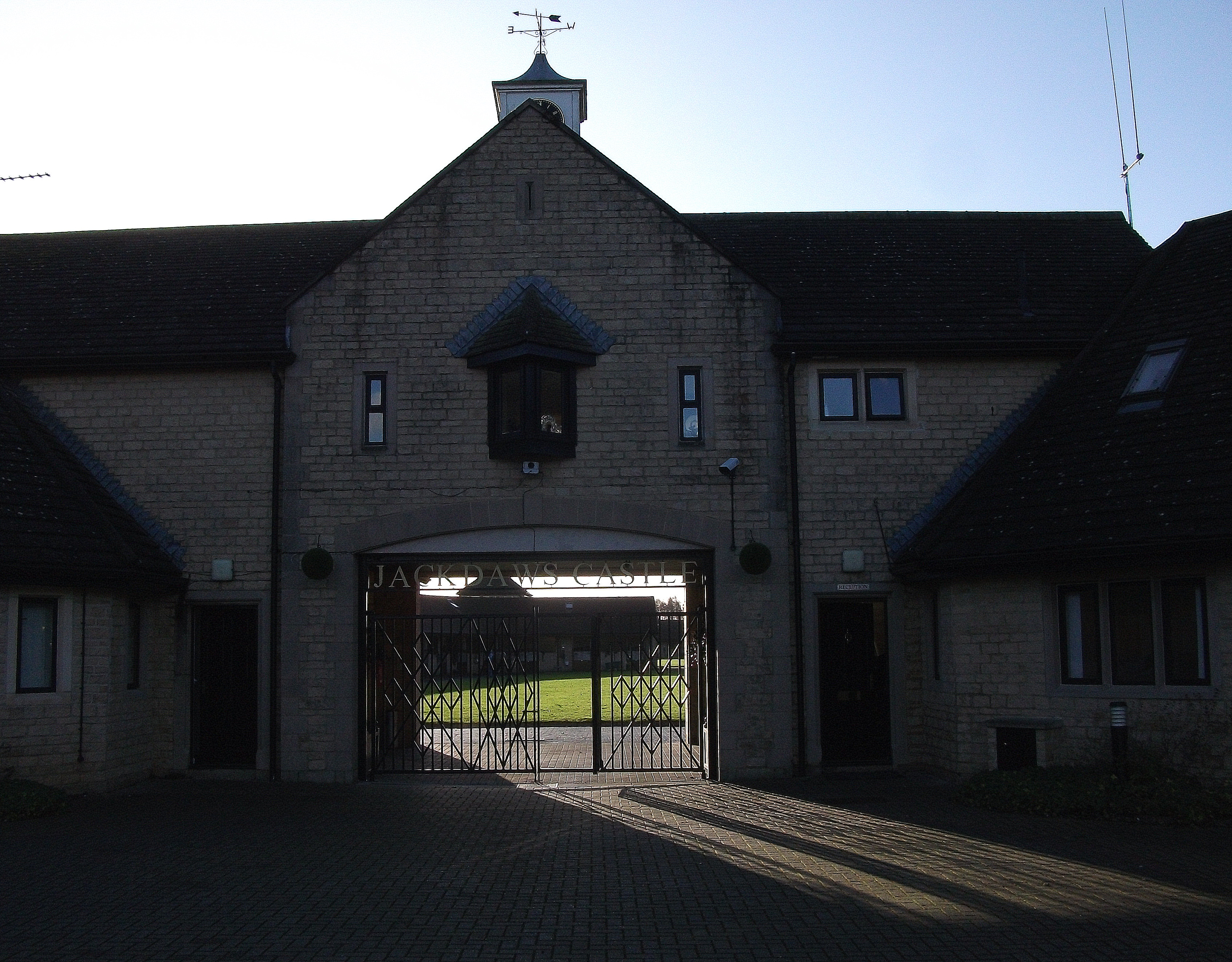 Jackdaws Castle and a place for dreams… | The Racing Horse